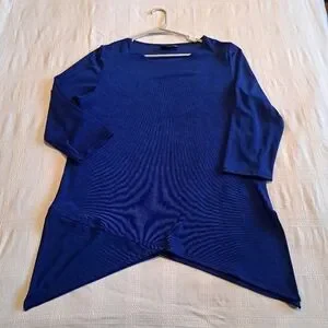 Chico's | Tops | Chicos Travellers Womens Size 2 Blue V Bottom Top ...